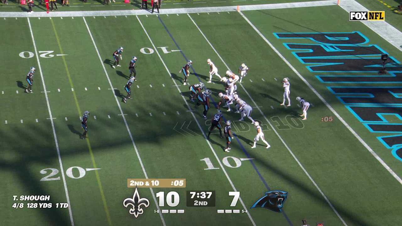 Kamara's first catch-and-run opportunity nets 26 yards vs Panthers
