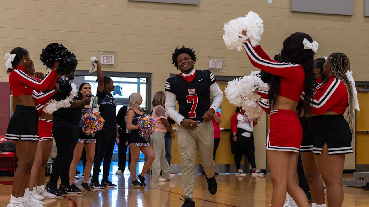 Photos: Saints host football celebration at Booker T. Washington High ...