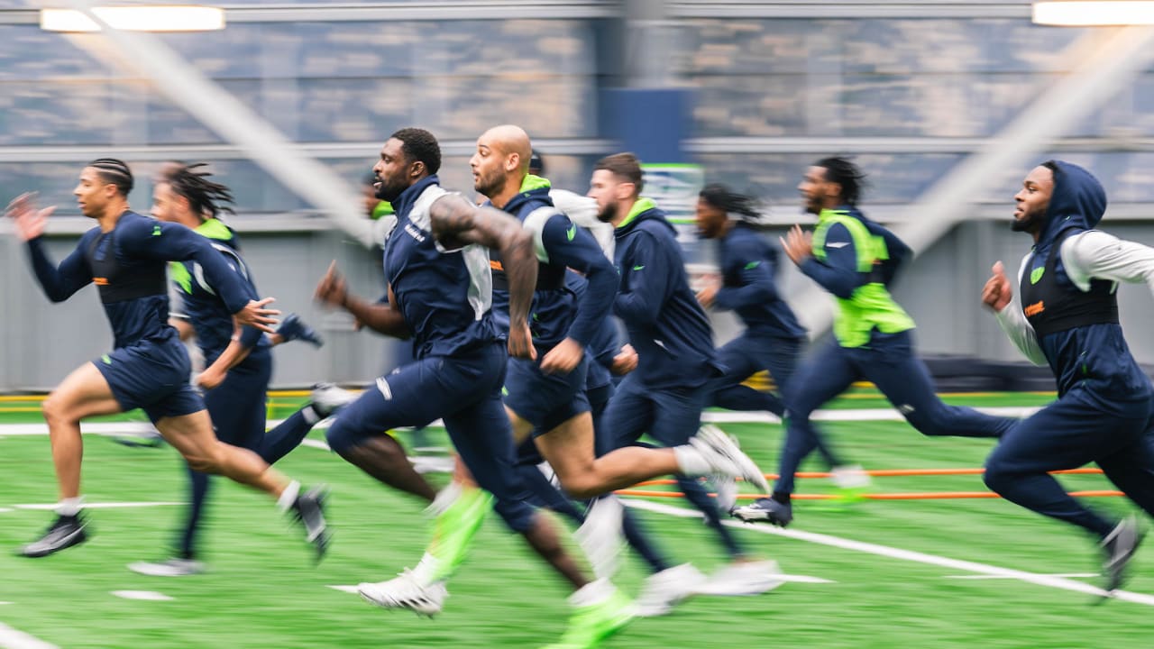PHOTOS: 12 Frames From Offseason Workouts | Seahawks Get Back To Work