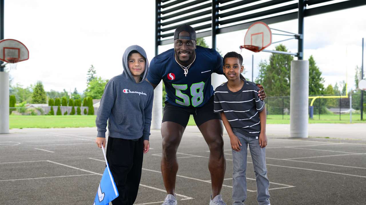Seahawks Spend The Afternoon Helping Out In The Community After ...
