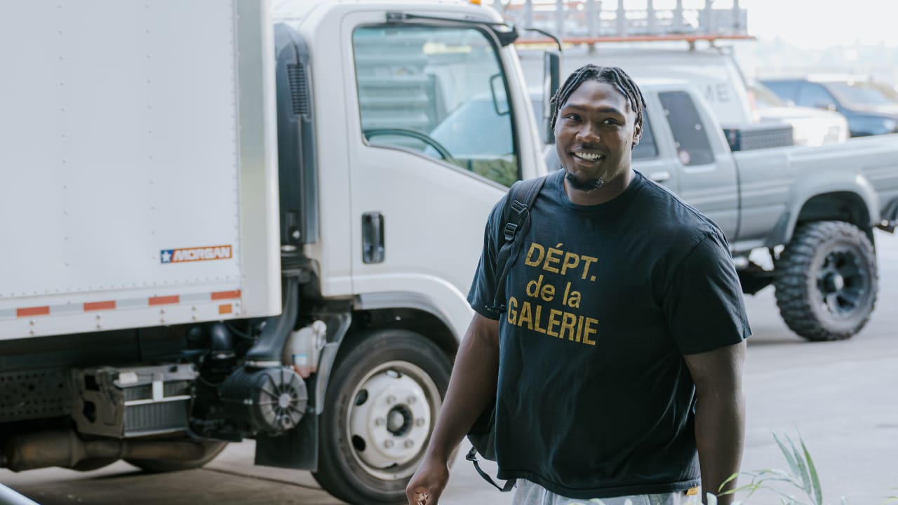 Seahawks Charles Cross Donates Scholarship And Was Awarded Keys To The ...