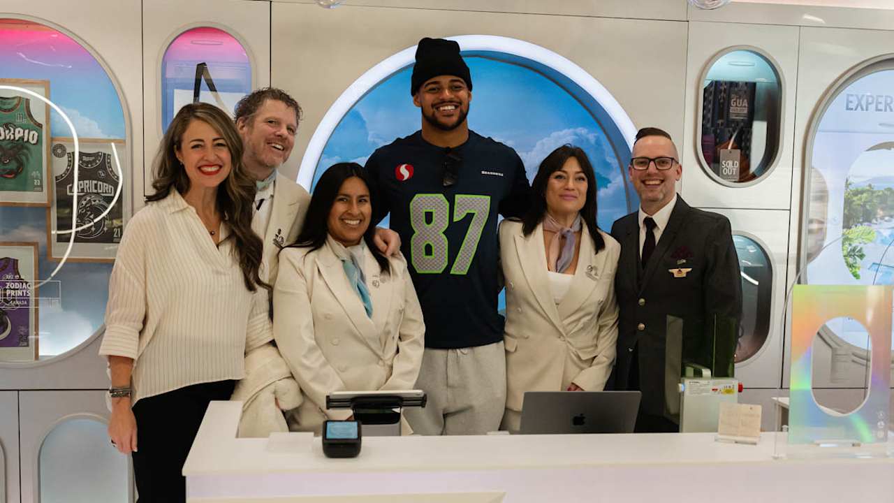 PHOTOS: Seahawks Tight End Noah Fant Visits Delta Air Lines' Window ...