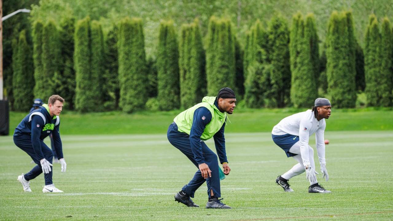 PHOTOS: 12 Frames From Offseason Workouts | Seahawks Hit The Field For ...