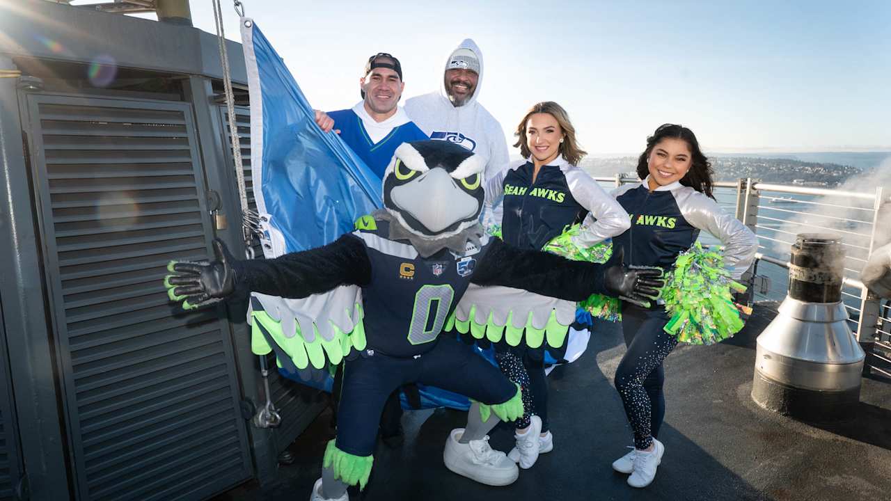 PHOTOS: Seahawks Legends Walter Jones And Lofa Tatupu Raise 12 Flag At ...