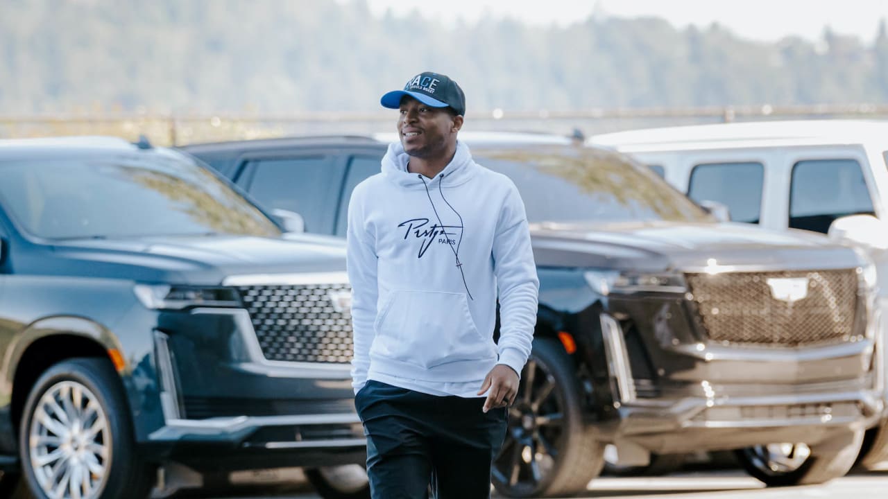 PHOTOS: Seahawks Players Arrive At The Virginia Mason Athletic Center ...