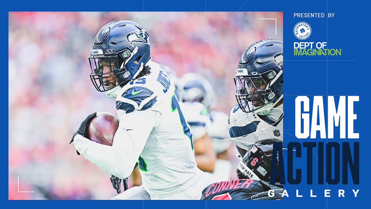 PHOTOS: Best Action Shots From Week 14 Seahawks at Cardinals