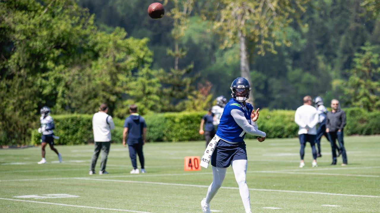 PHOTOS: 12 Frames From OTAs | Seahawks Kick Off OTAs