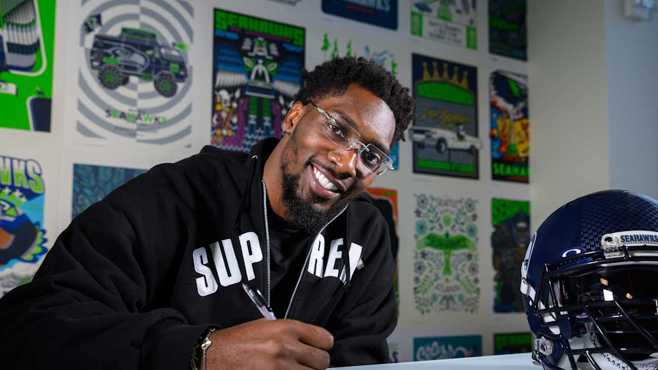 Seahawks Defensive End DeMarcus Lawrence Blind Ranks Seattle Sports Icons