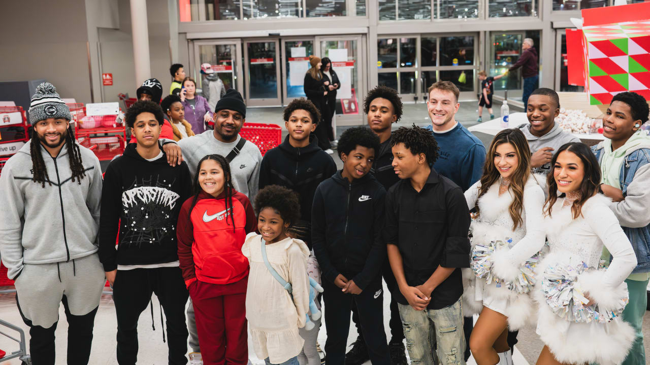 PHOTOS: Quandre Diggs Hosts Youth Holiday Shopping Spree