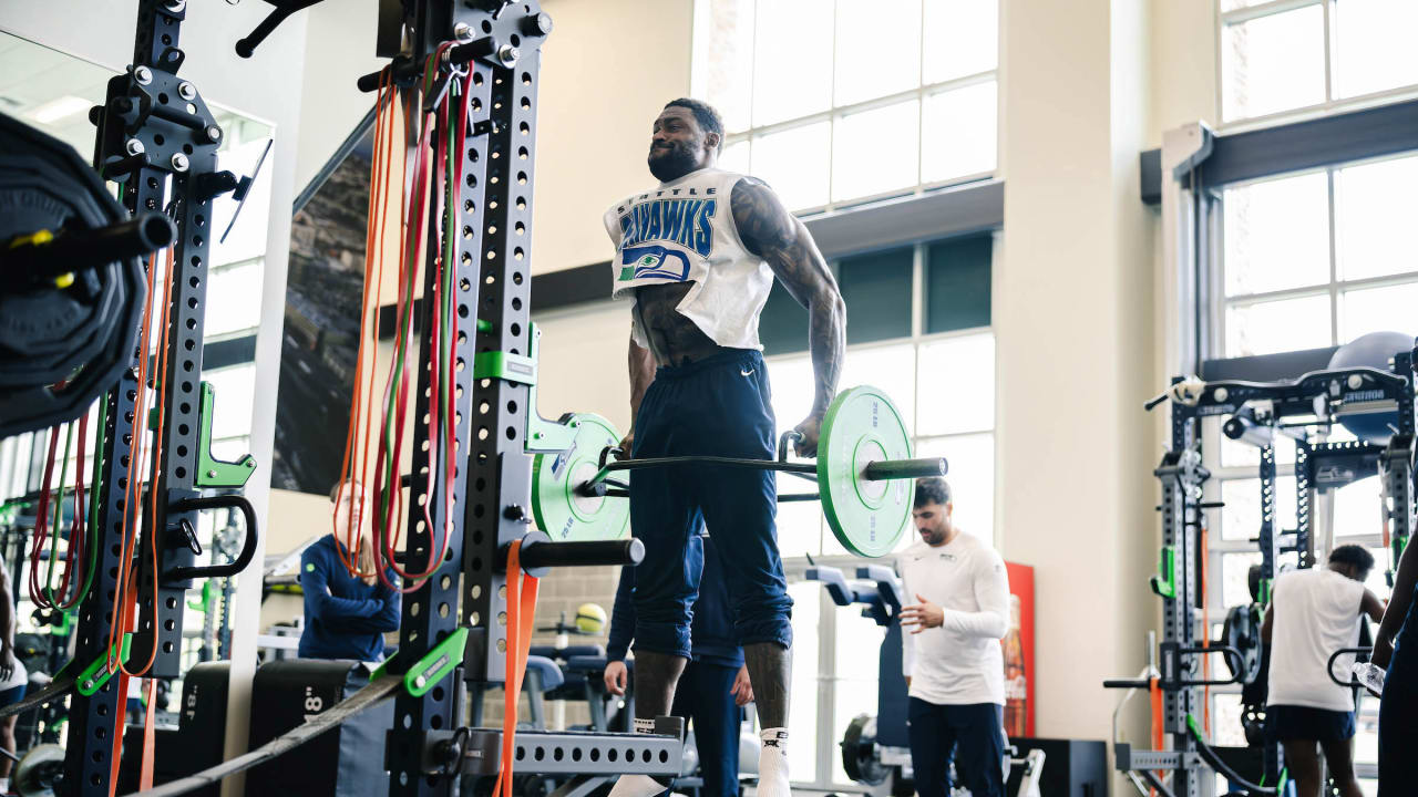 PHOTOS: 12 Frames From Offseason Workouts | Seahawks Wrap Up Week 1