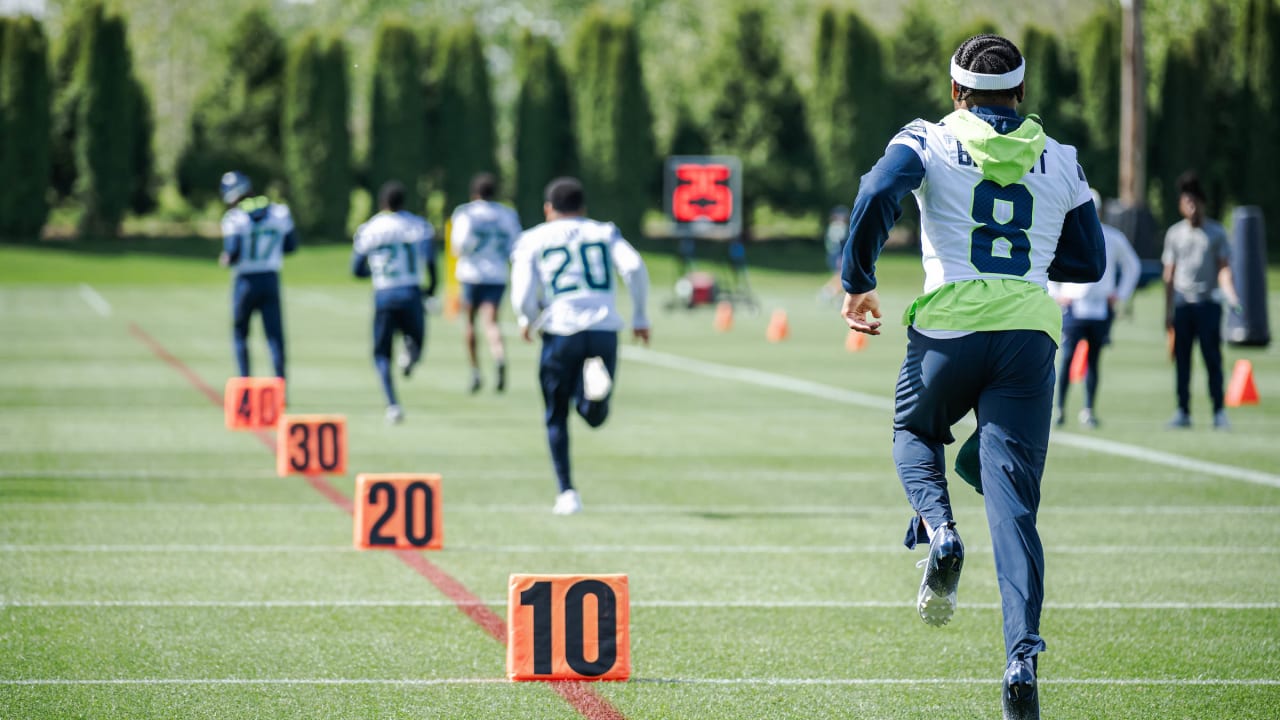 PHOTOS: 12 Frames From Offseason Workouts | Seahawks Hit The Field On A ...
