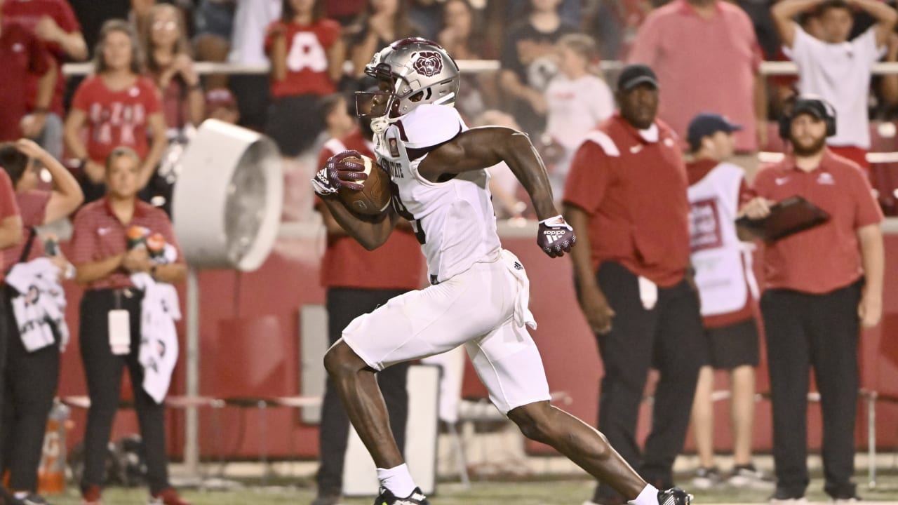 Seahawks Sign WR Ty Scott, LB Easton Gibbs Passes Physical