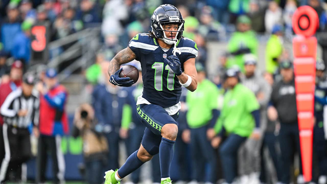 PHOTOS: Seahawks Uniform Combo | College Navy