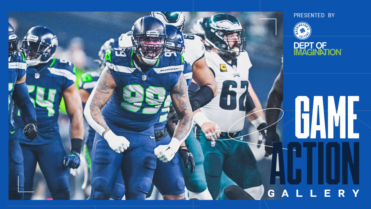 PHOTOS: Best Action Shots From Seahawks vs. Eagles