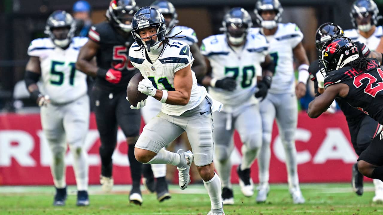 PHOTOS: Seahawks Uniform Combo | White/Wolf-Grey