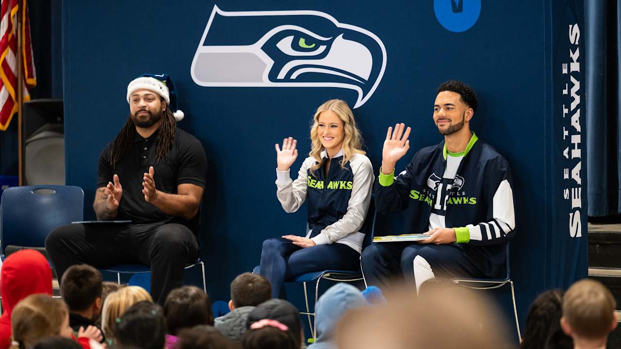 PHOTOS: Seahawks Visit Hazel Valley Elementary For 12 Pages Program