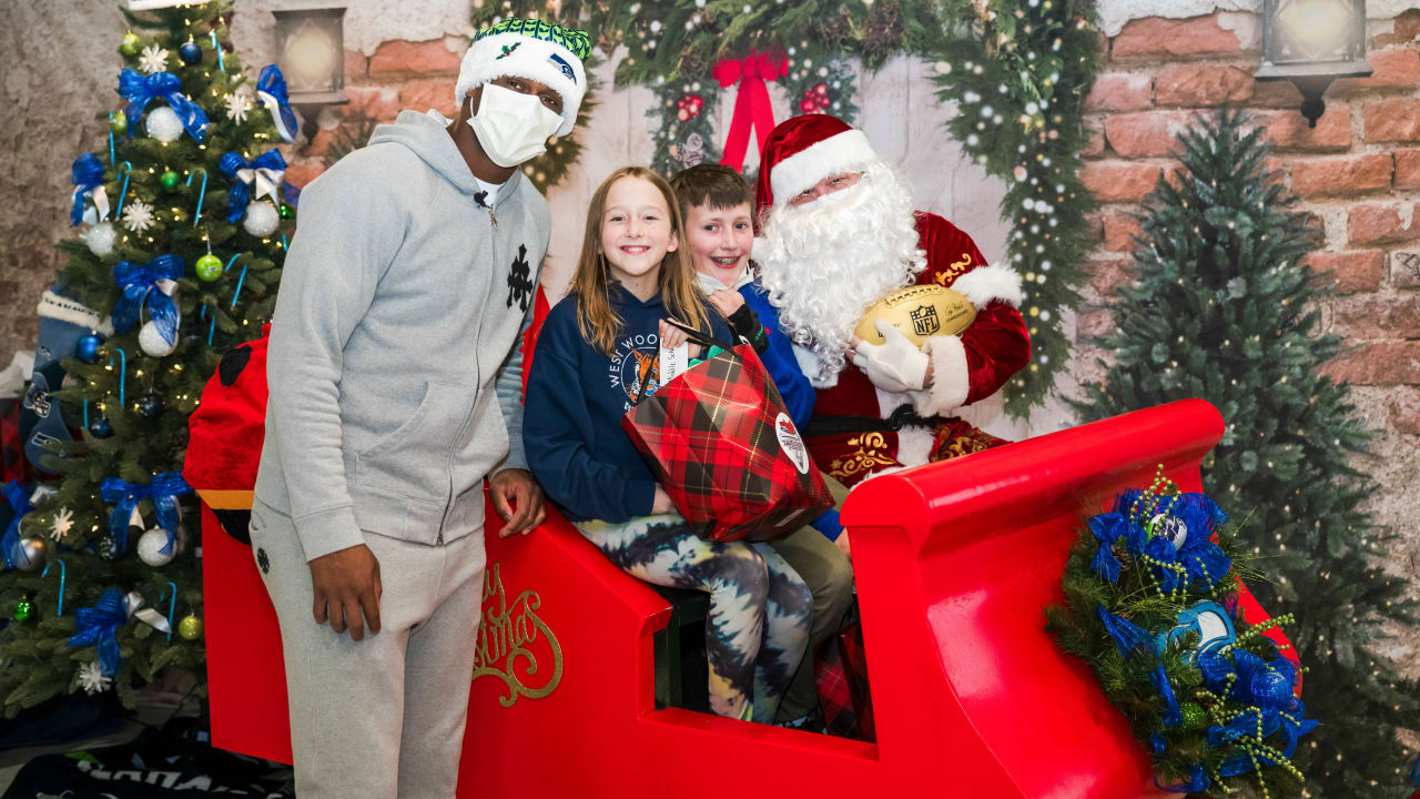 PHOTOS: Geno Smith Hosts Toy Drive At Seattle Children's Hospital