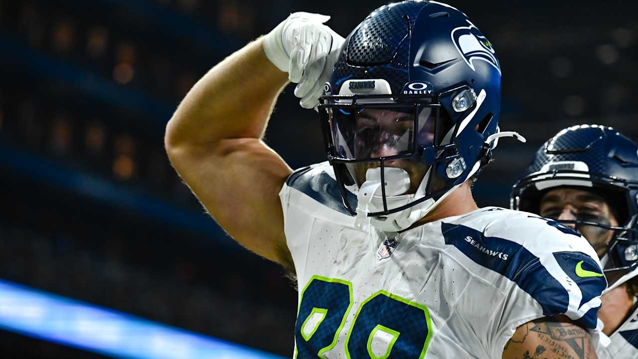 Seahawks Rookie AJ Barner Gets His First NFL Touchdown In Week 4