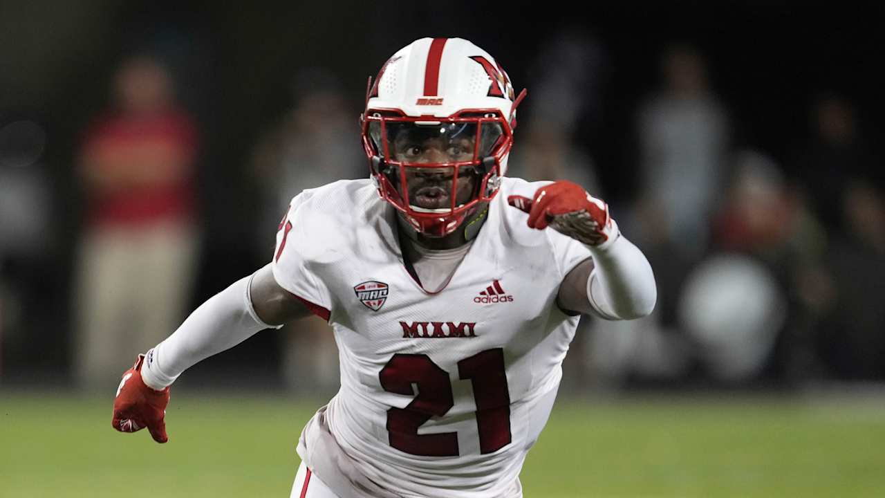 Seahawks Sign LB Michael Dowell To Practice Squad