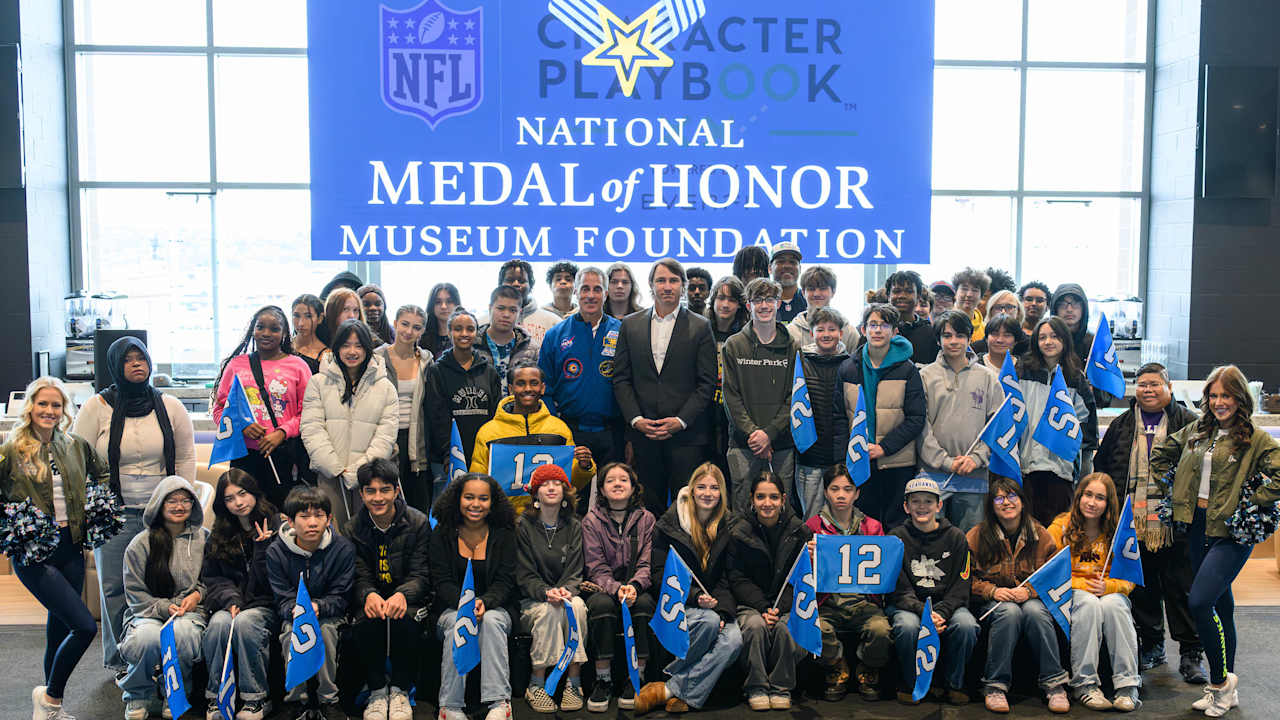 PHOTOS: Seahawks Partner With Everfi & The Medal Of Honor Foundation To ...