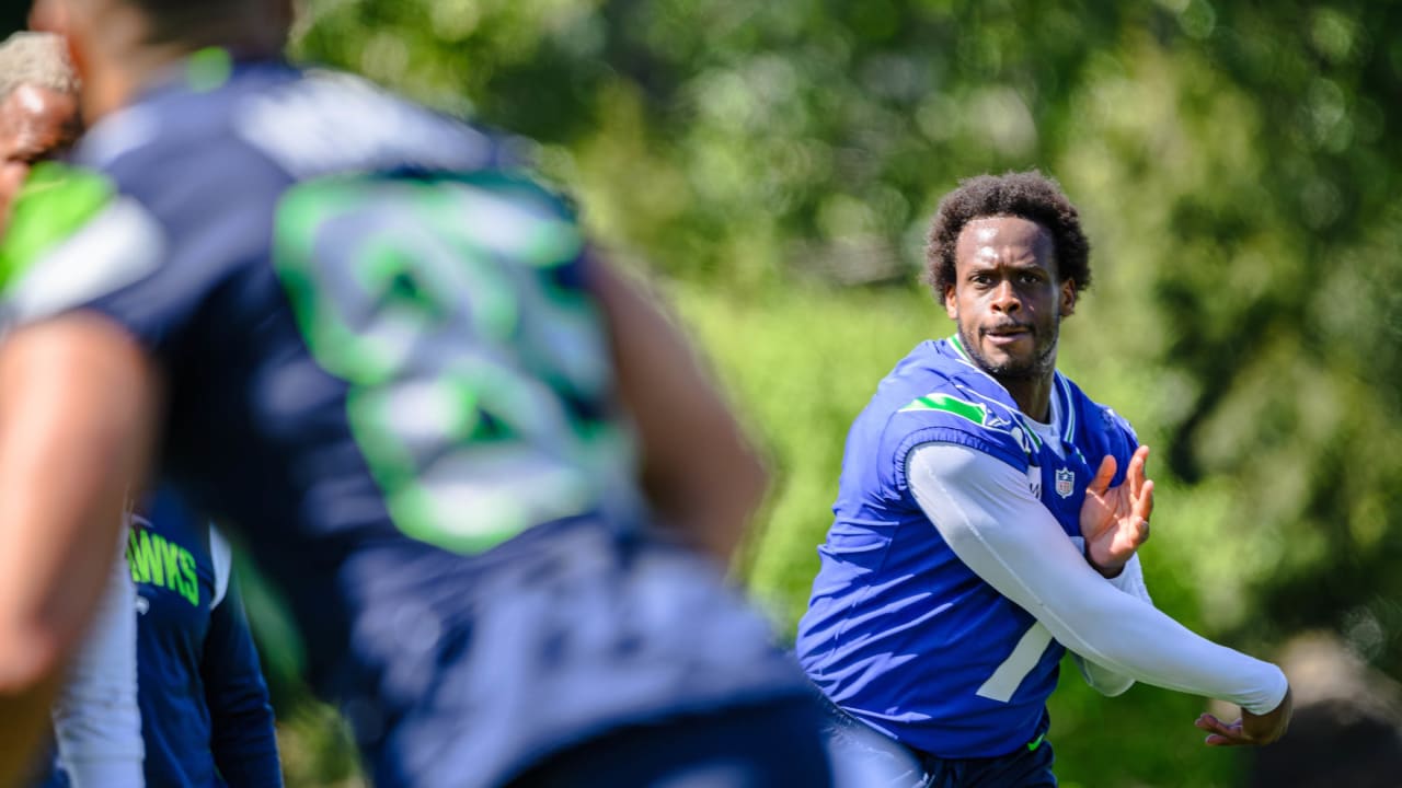PHOTOS: 12 Frames From Offseason Workouts | Seahawks Start Week With On ...