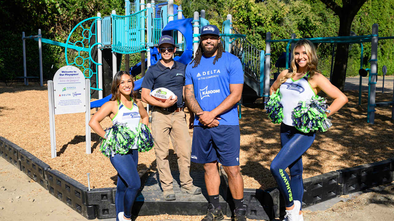 PHOTOS: Seahawks & Delta Air Lines Honor Matthew Austin As The Delta ...