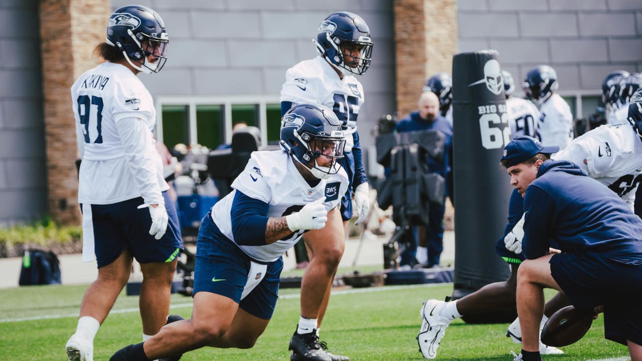 PHOTOS: 12 Frames From Rookie Minicamp | Rookies Hit The Field For The First Time