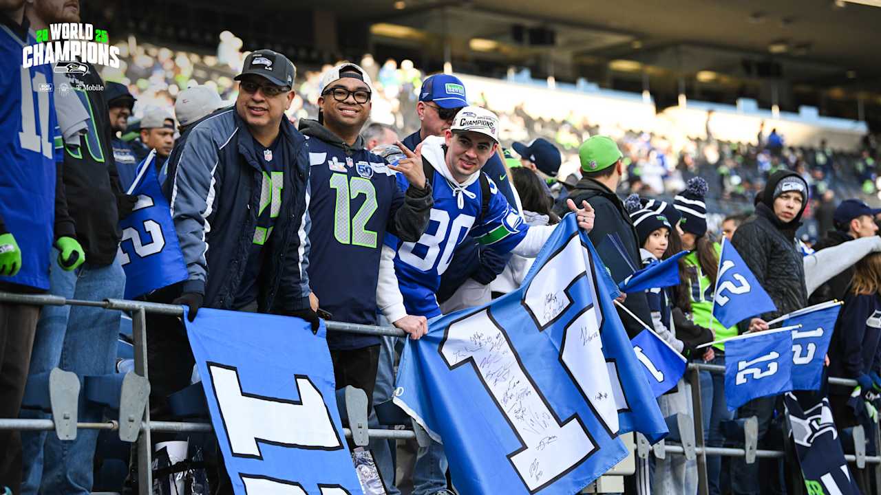 PHOTOS: 12s Gather At Lumen Field For World Championship Trophy Celebration