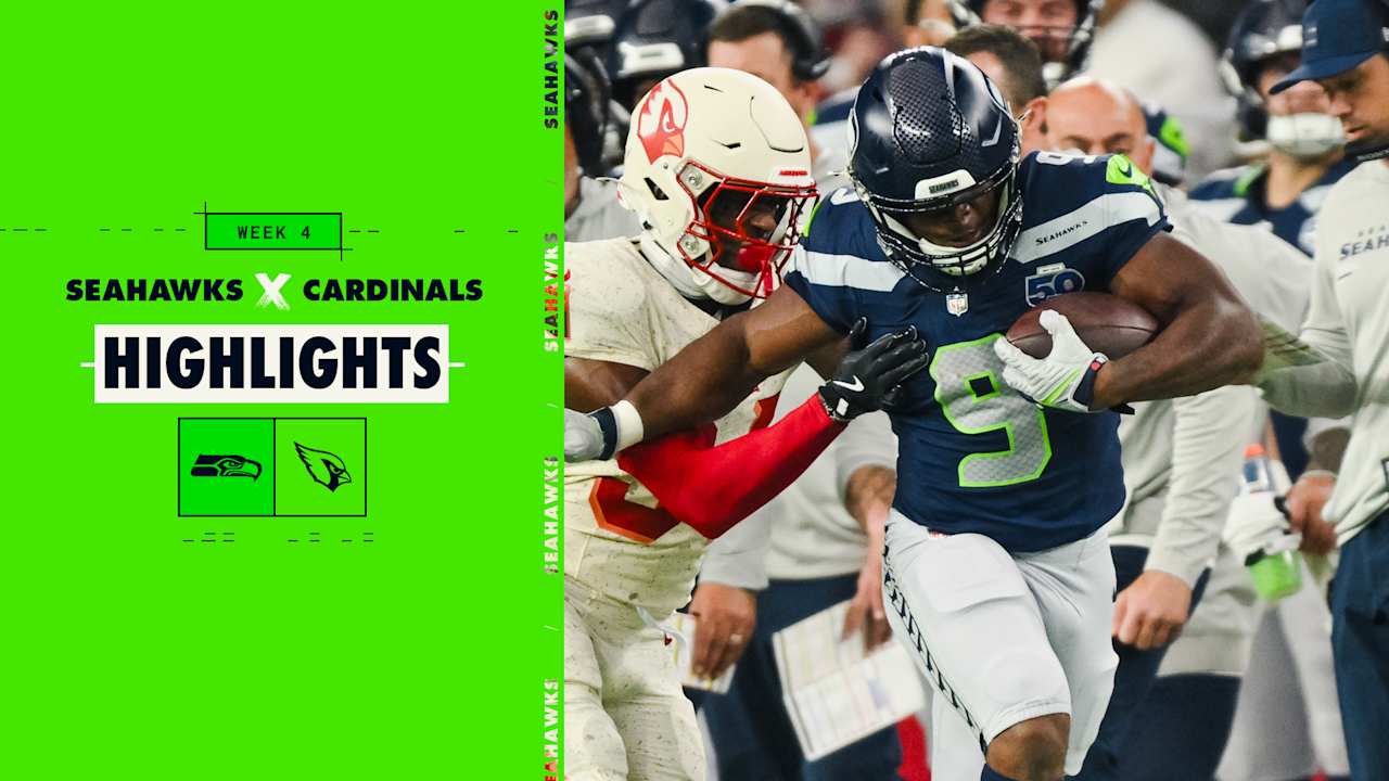 Sam Darnold Throws A Swing Pass To Kenneth Walker III For A 29-Yard ...