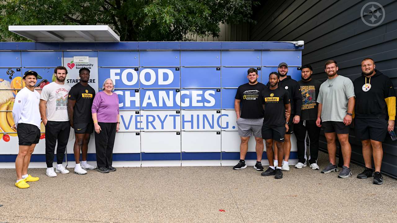 PHOTOS: Steelers Rookies Food Bank Visit
