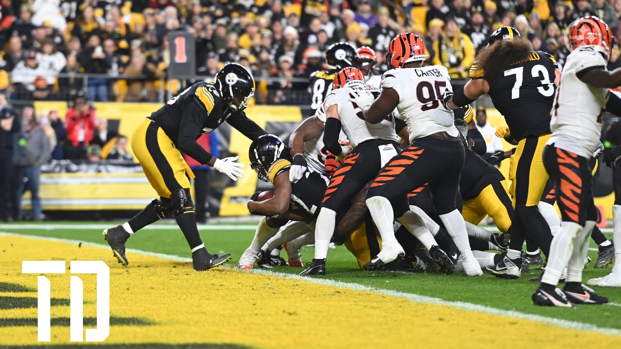 HIGHLIGHT: Harris rushes for 3-yard TD