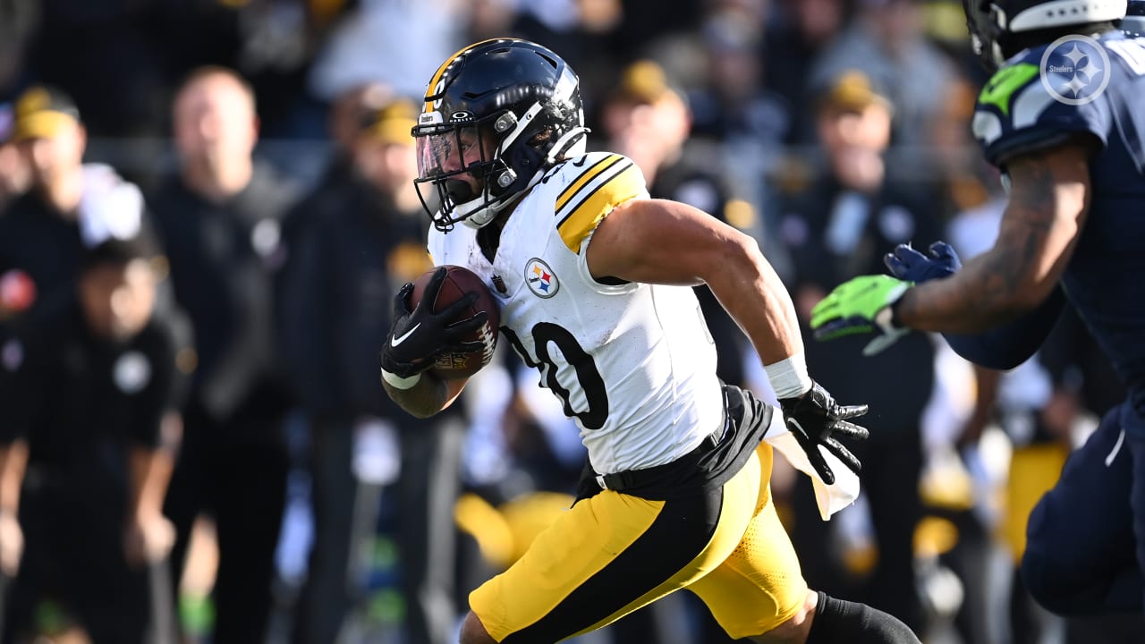 HIGHLIGHT: Warren with 23-yard gain