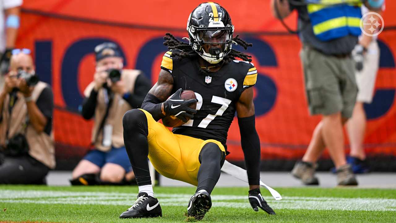 En Espanol: Trice, Jr. interception