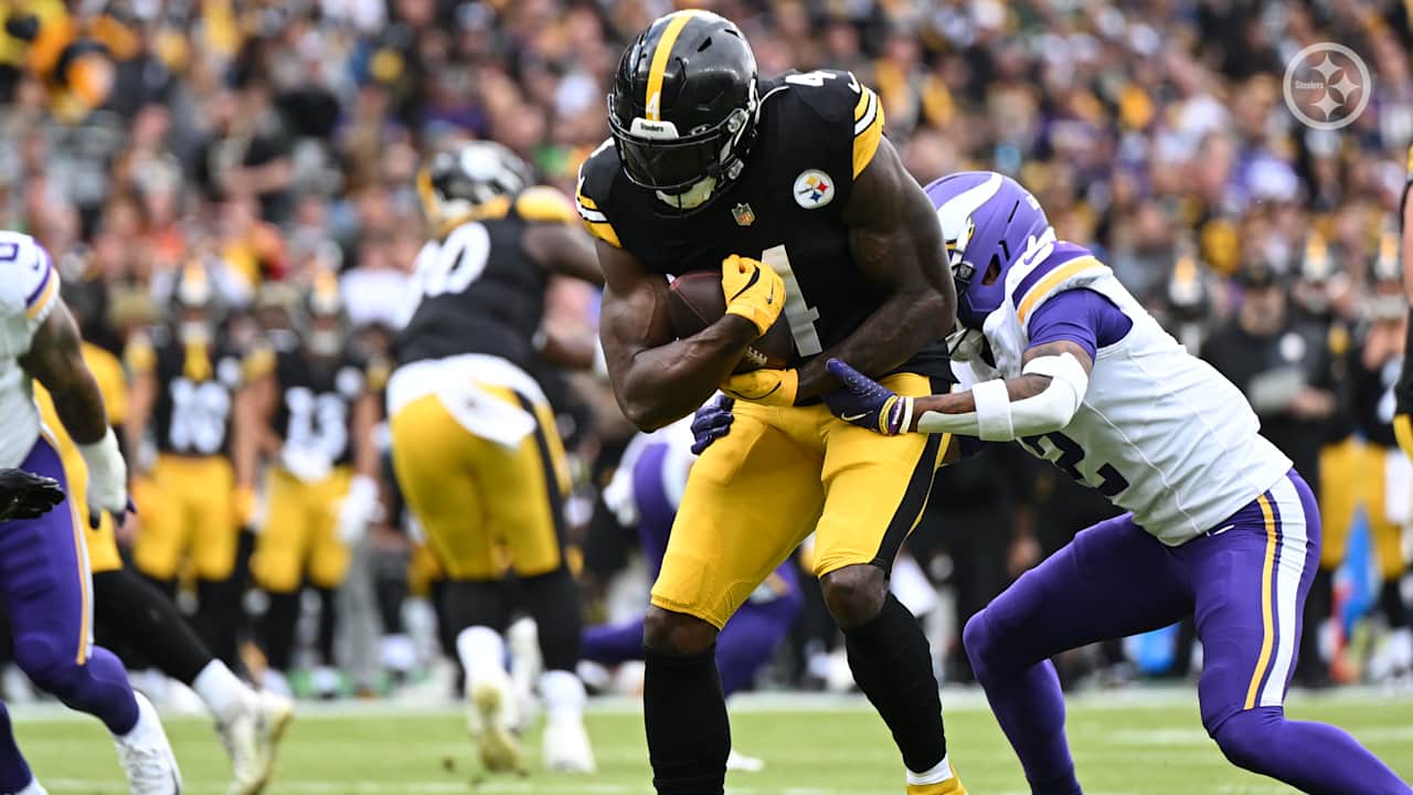 HIGHLIGHT: Metcalf's back-shoulder catch