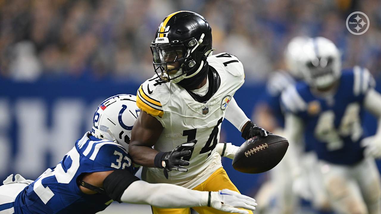 HIGHLIGHT: Fields 38-yard launch to Pickens