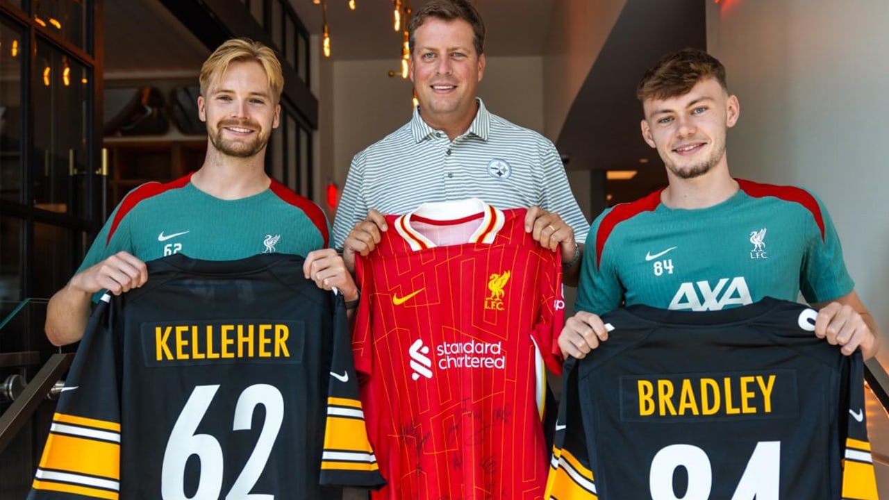 Liverpool duo presented with Steelers jerseys