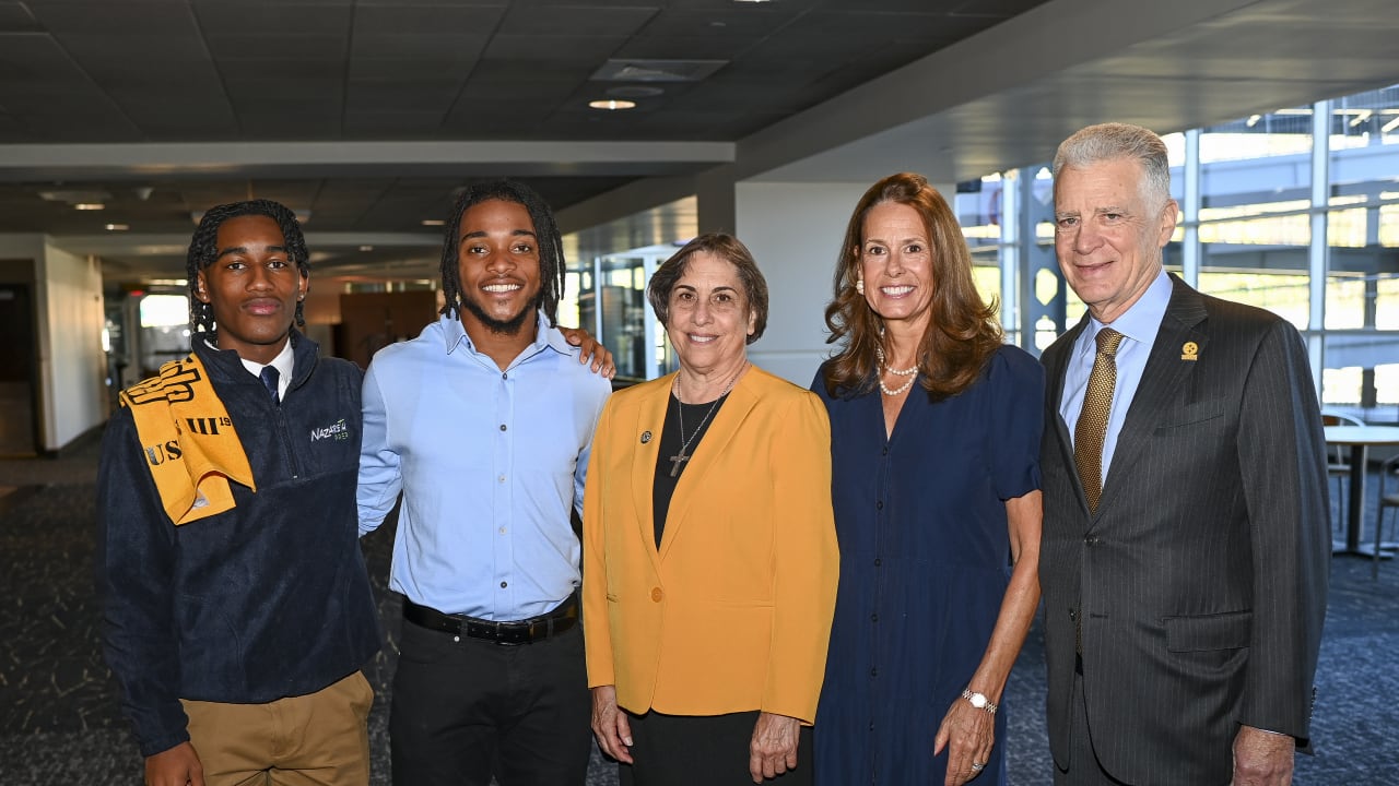 WATCH: Austin receives Ed Block Courage Award