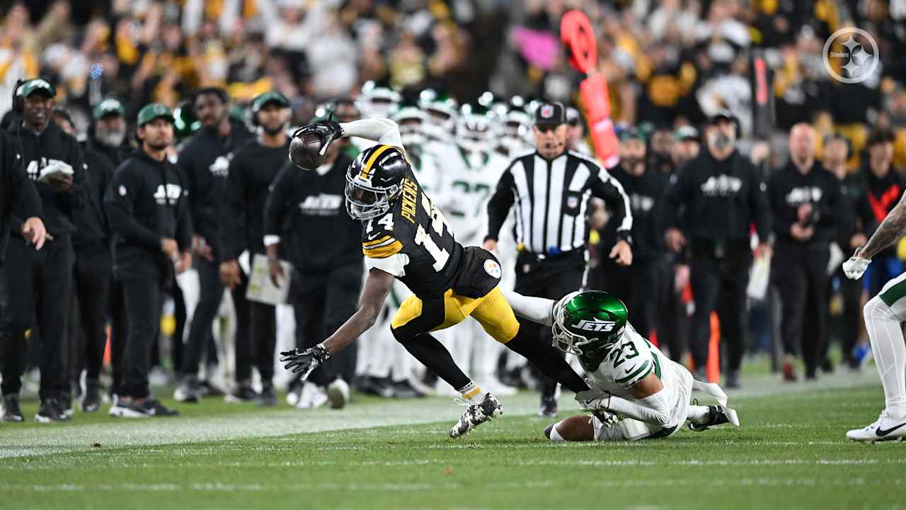 HIGHLIGHT: Wilson dots Pickens for 37-yard pickup