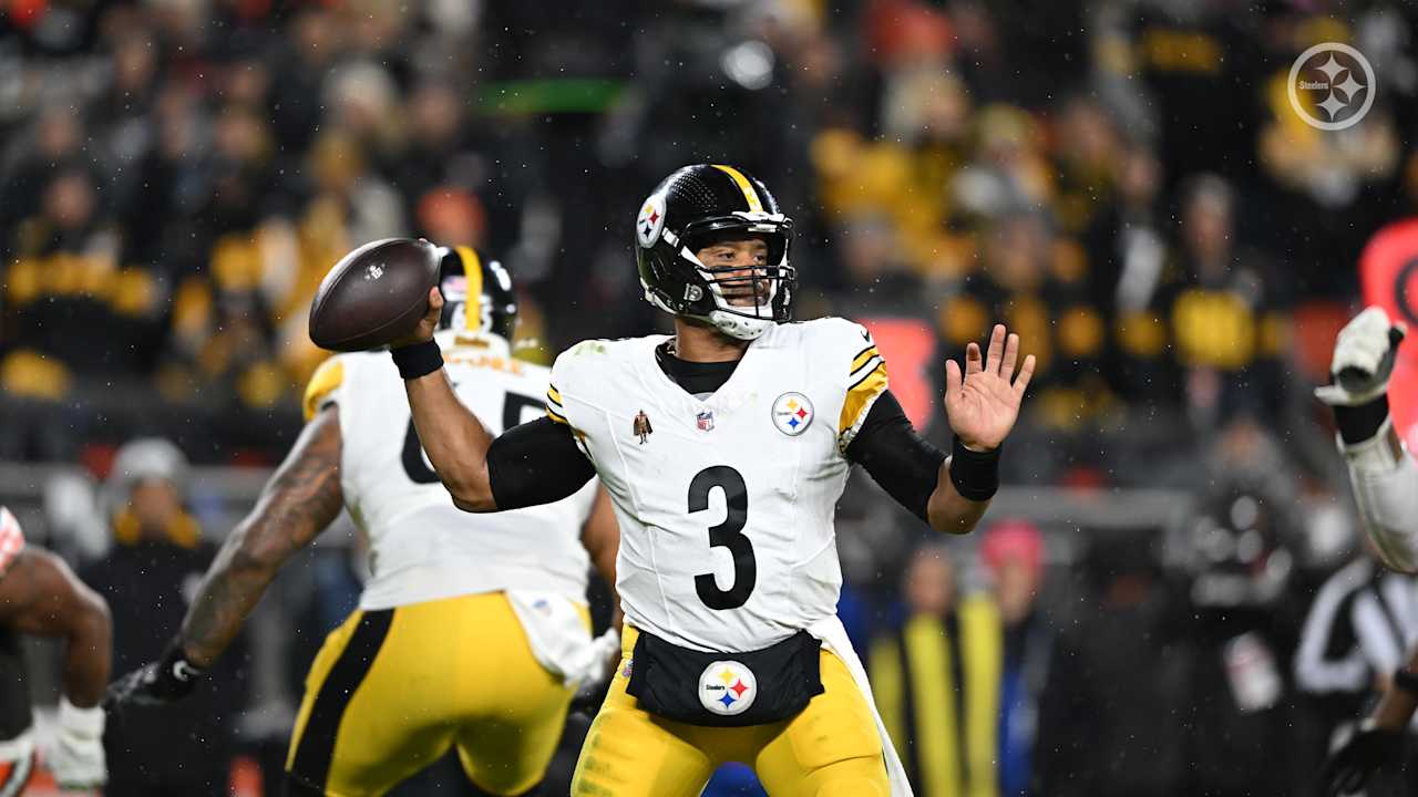 HIGHLIGHT: Wilson's 46-yard launch to Austin III