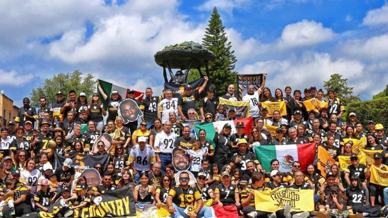 PHOTOS: 2024 Steelers World Photo Day
