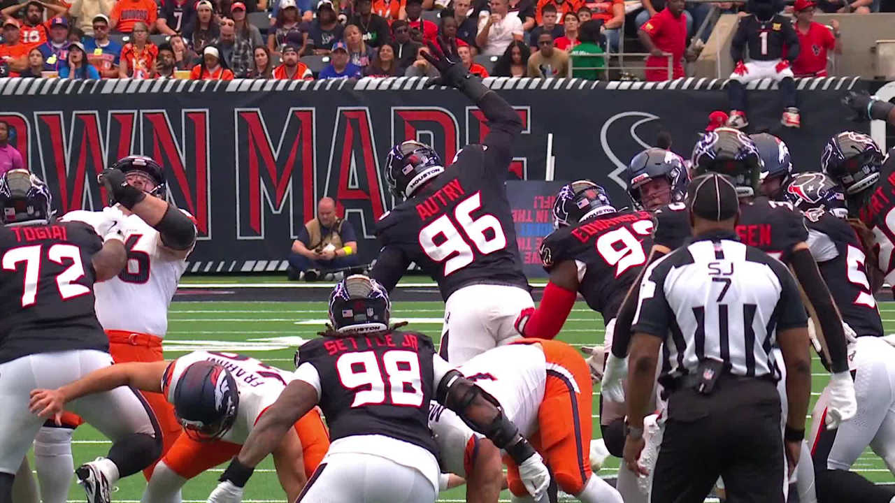 Denico Autry LEAPS up for his sixth career FG block