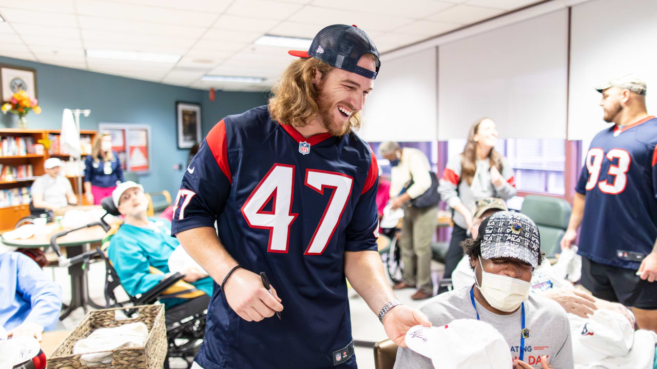 Player Blog | FB Andrew Beck visited veterans at a local hospital