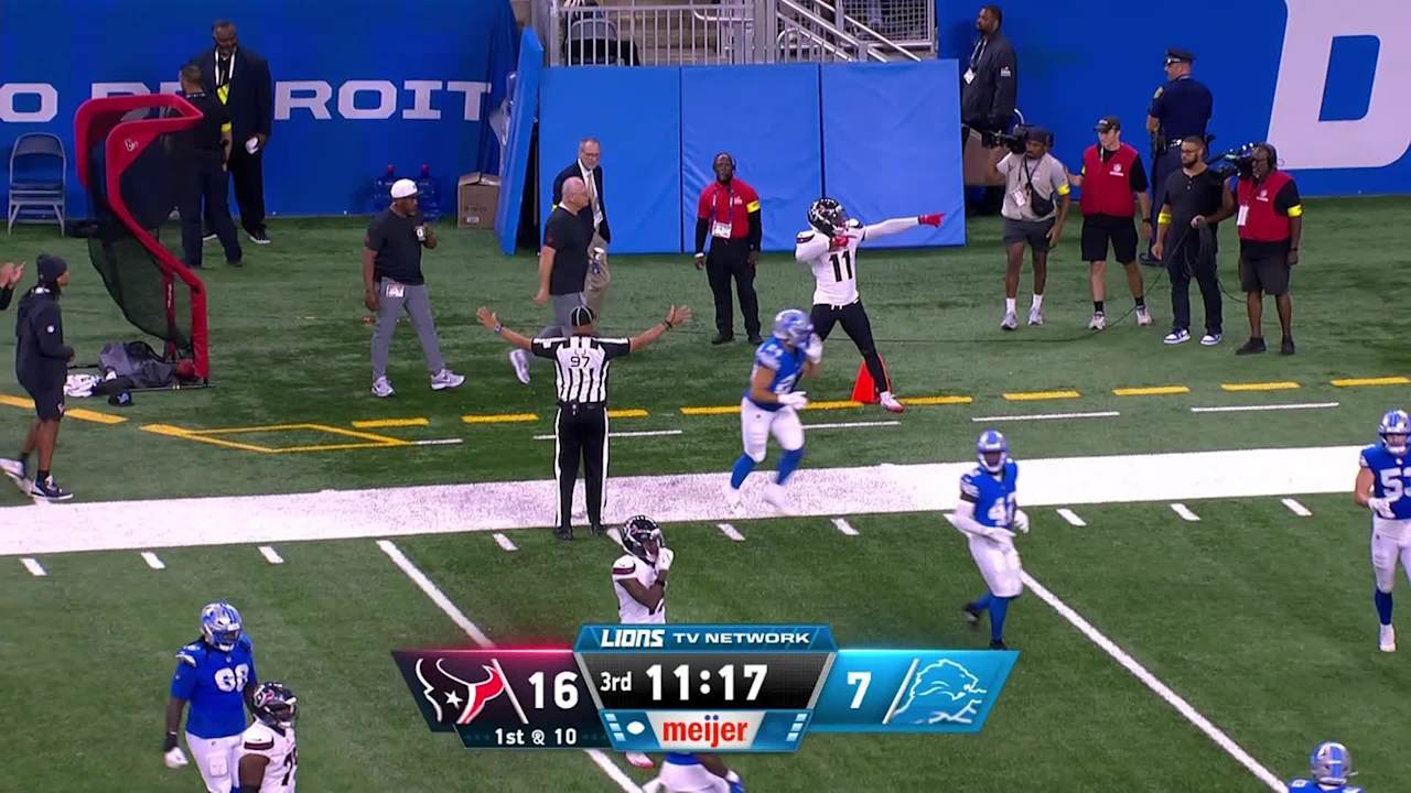 Powell turns drag-route reception from Slovis into a 20-yard gain