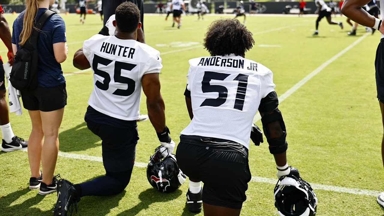 Houston Texans fans had questions about the Nick Chubb addition ...