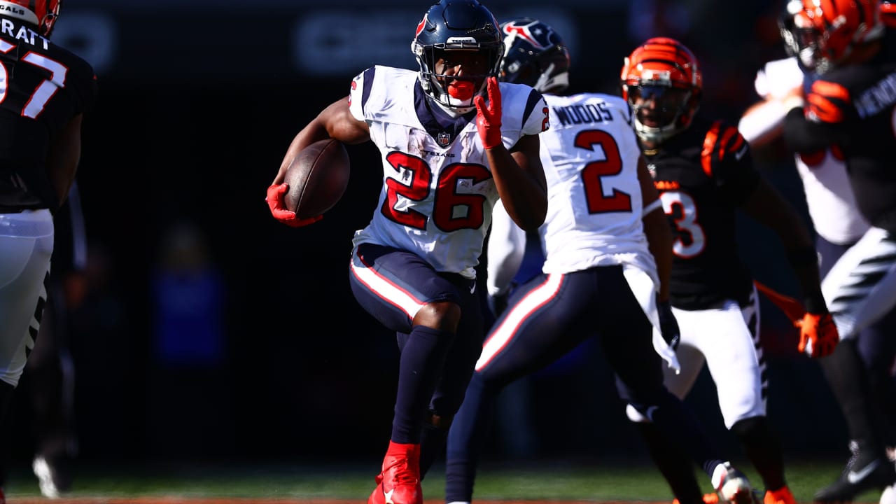 Highlights: Devin Singletary's shiftiness is palpable during 11-yard run