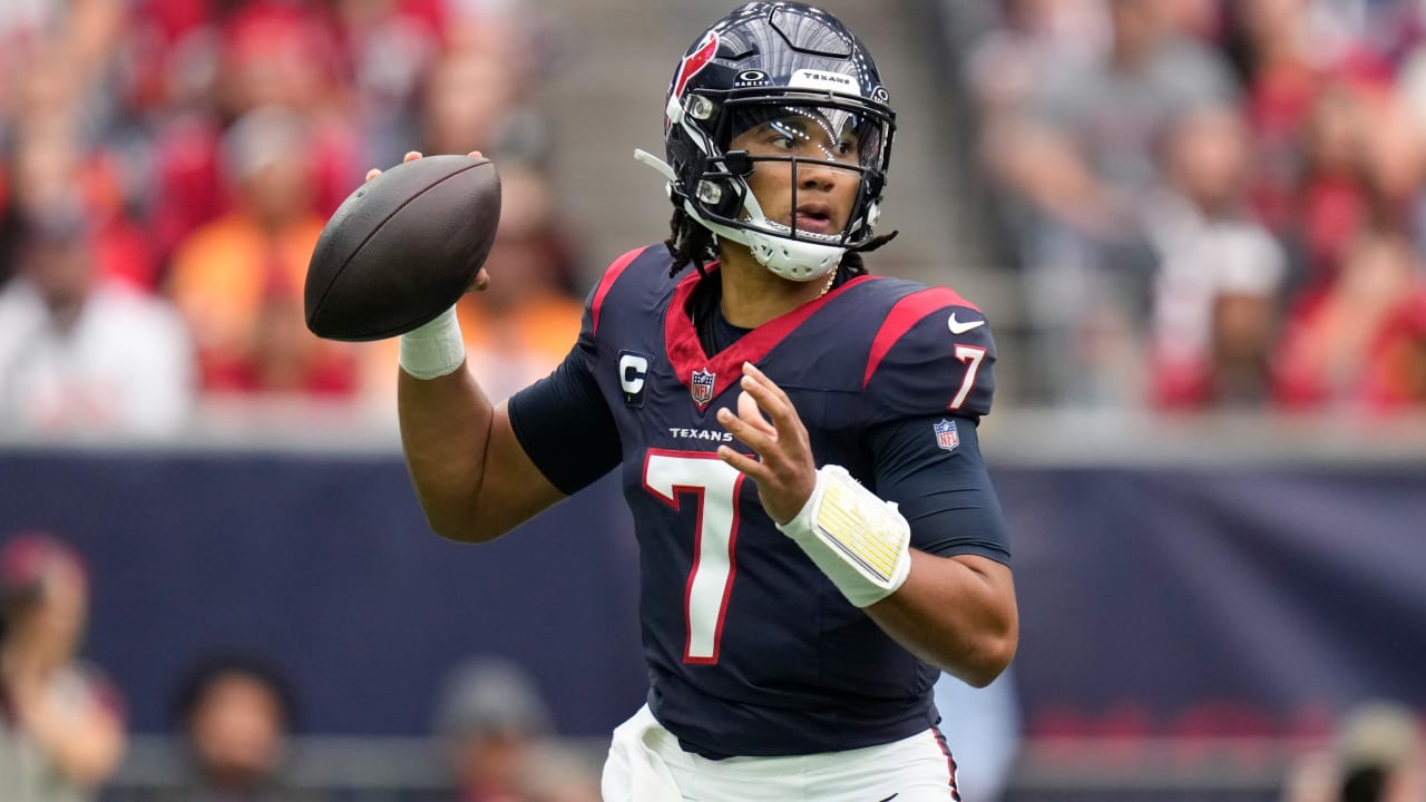 Highlights: Dell's first catch of game goes for 15-yard gain