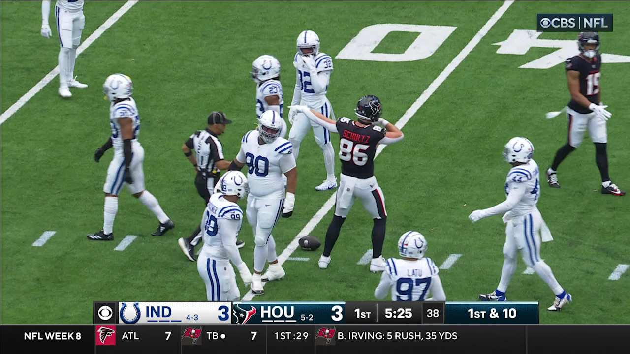 Dalton Schultz slips upfield off slant pass for 16 yards