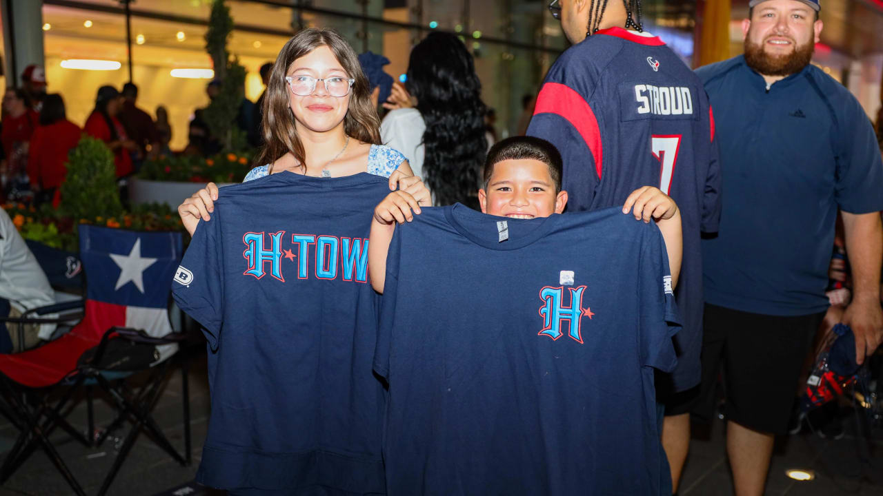 Texans Team Shop Mobile Merch Truck coming to an H-E-B near you!