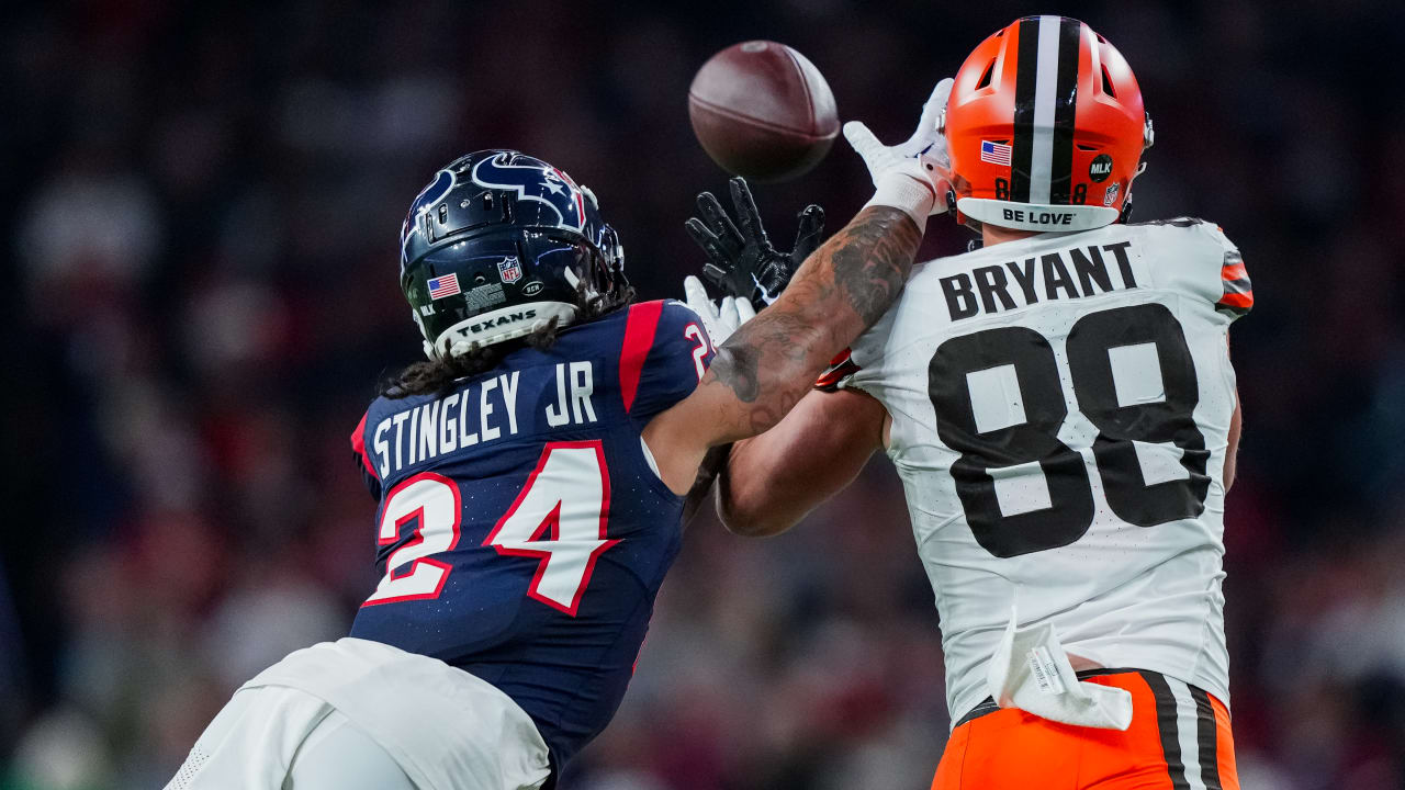 Stinging in Silence: Texans second-year CB quietly piecing together ...