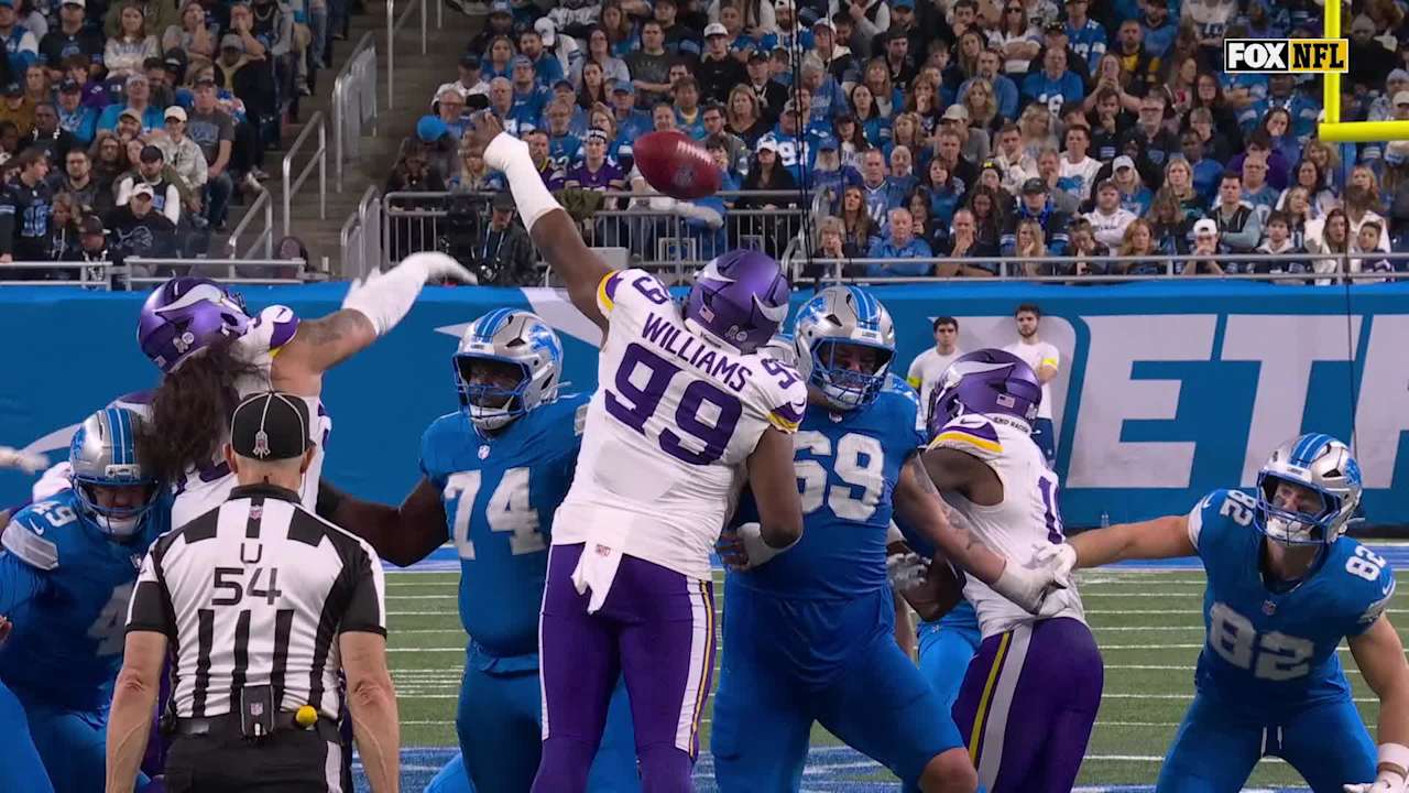 Can't-Miss Play: Levi Drake Rodriguez Comes Up With Massive Field Goal ...